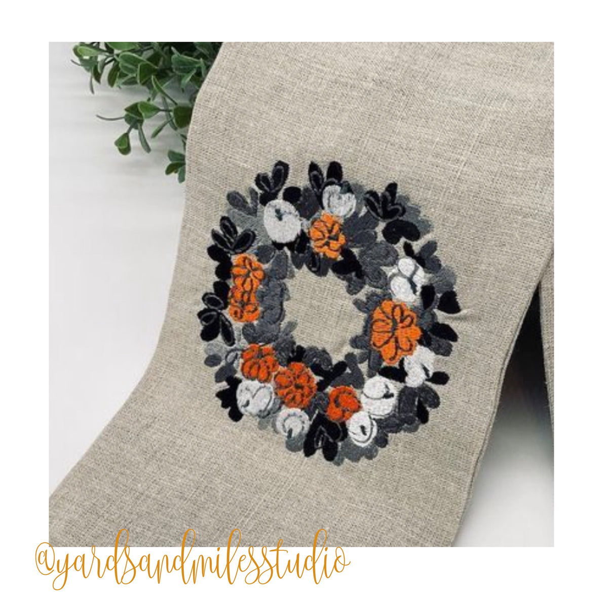 Pumpkin Boxwood Wreath Embroidery Design – HERRINGTON DESIGN